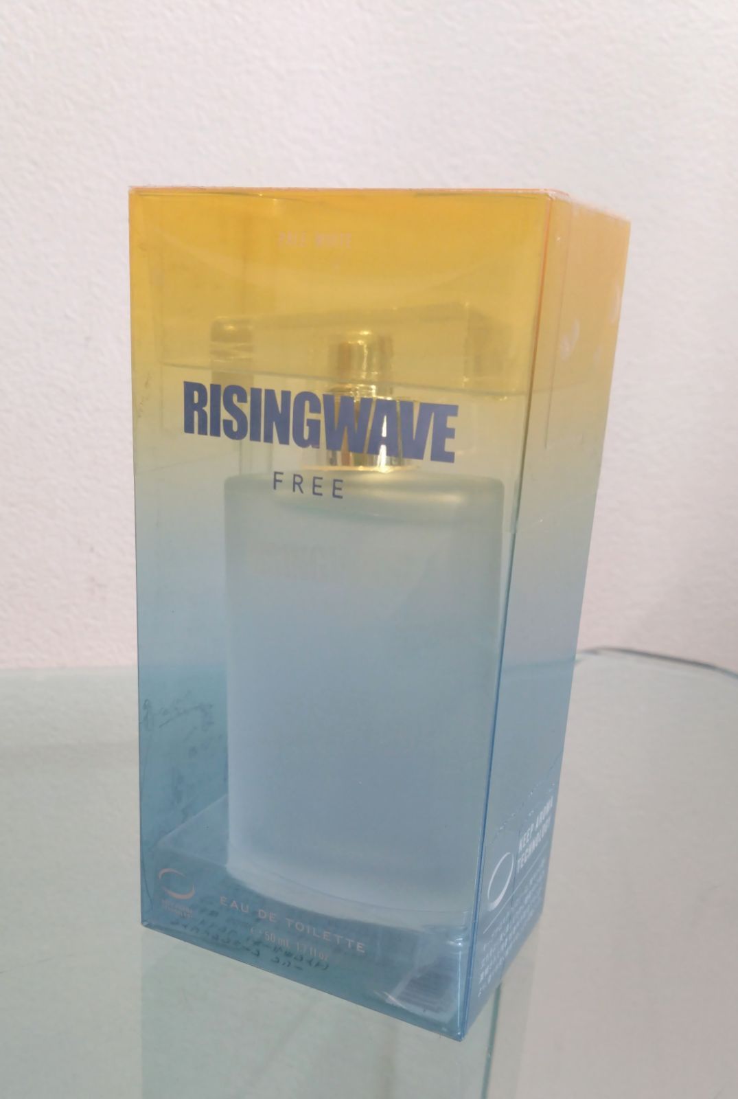 798 新品未開封！ RISINGWAVE ライジングウェーブ フリー オードトワレ ペールホワイト 50ml 香水 - メルカリ