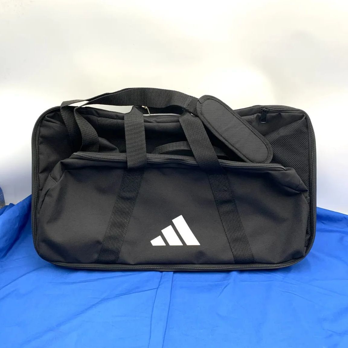 【極美品】アディダス ティロ リーグ ダッフルバッグ MKB41 ブラック/ホワイト HS9742 JT 0920ML001 ...