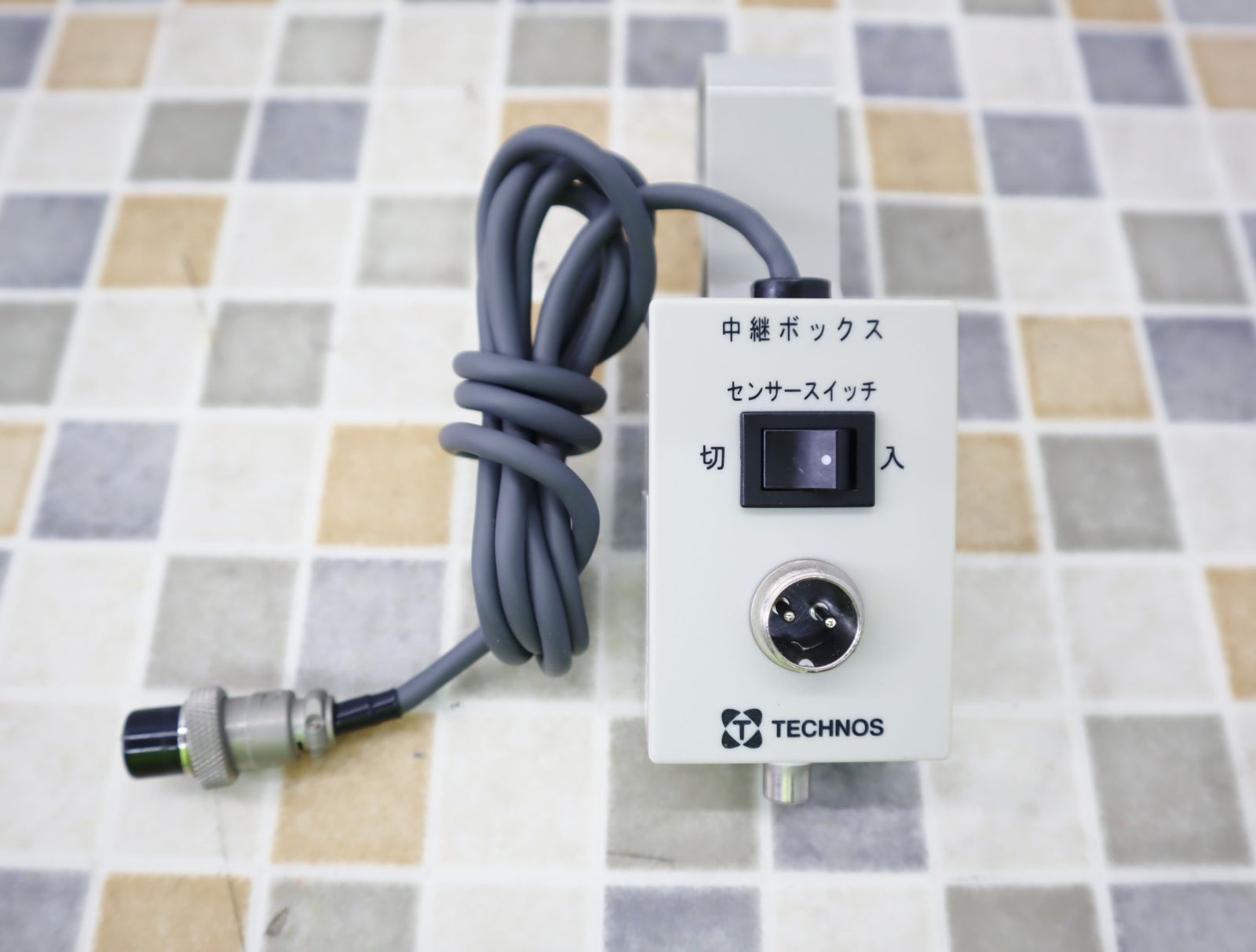 ∝施設設備 ナースコール関連｜中継BOX｜TECHNOS テクノス HCB2 離床センサー｜現状販売 センサースイッチ O2658 - メルカリ