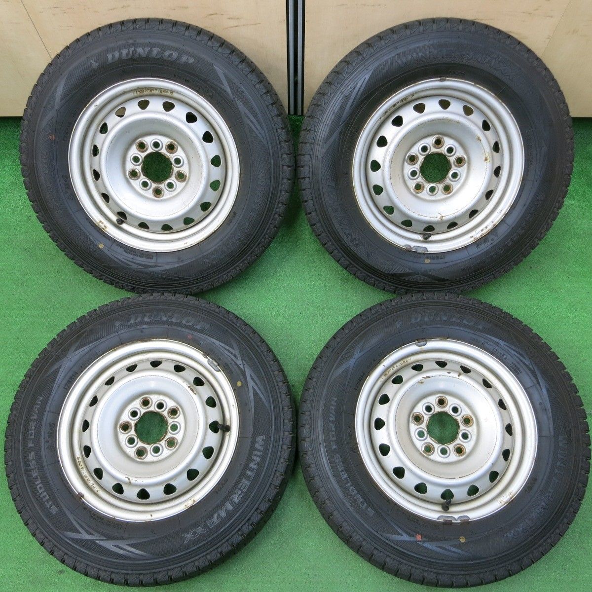 *送料無料* バリ溝！9分★スタッドレス 175R14 8PR ダンロップ ウインターマックス SV01 スチール 14インチ PCD100 ...