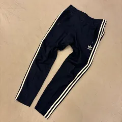 【2025年最新】アディダス ネイビー トラックパンツの人気アイテム - メルカリ